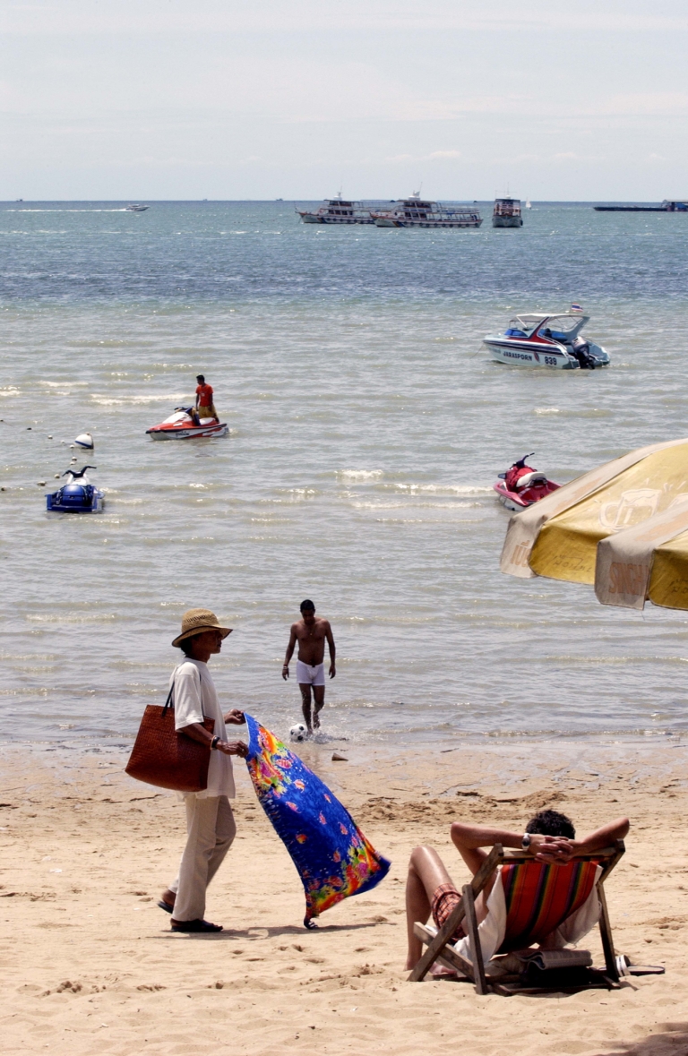 O THAI2 beach merchant YA - Kika